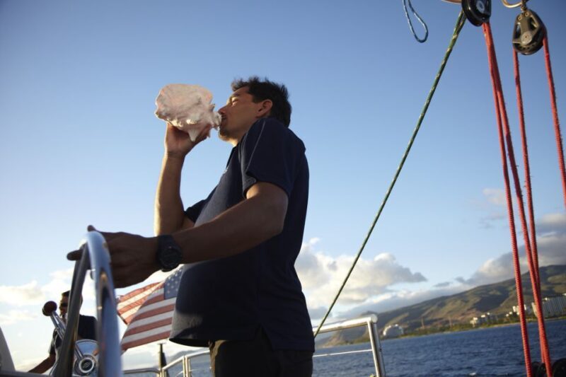 Honokohau: Kona Snorkel and Sail with Drinks and Snacks - A Closer Look at the Experience