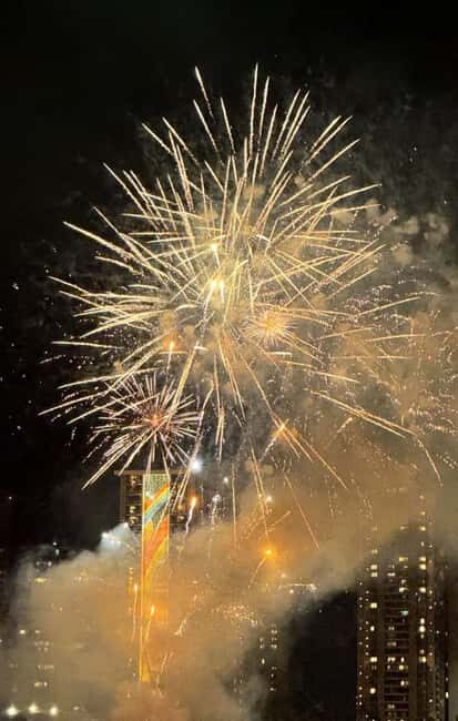 Honolulu: 1-Hour Friday Night Fireworks Cruise with Drinks - What’s Included and What’s Not