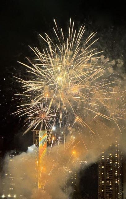 Honolulu: 1-Hour Friday Night Fireworks Cruise with Drinks - Who Will Enjoy This Experience?