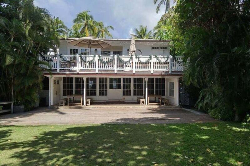 Honolulu: Afternoon at McGarrett's-Hawaii Five-O - The Value of This Tour