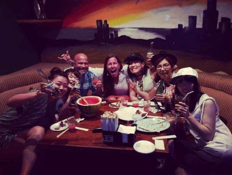 Honolulu: Kaka'ako Bar Tour by 15-Passenger Bike - FAQ