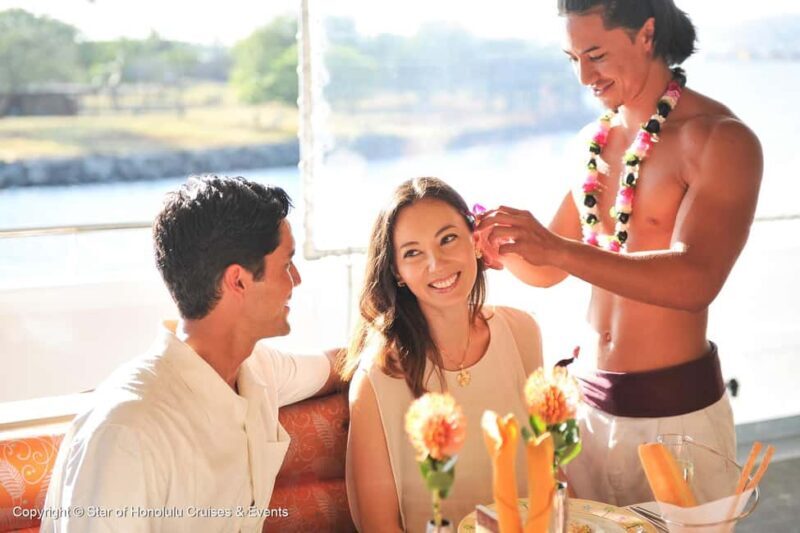 Honolulu: Sunset 5 Course Dinner Cruise with Entertainment - Gourmet Dining with a Hawaiian Flair