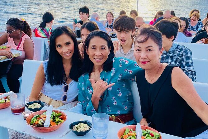 Honolulu Sunset & Friday Fireworks Dinner Cruise - Final note