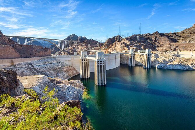Hoover Dam Tunnels and Power Plant Tour in Spanish - Key Points