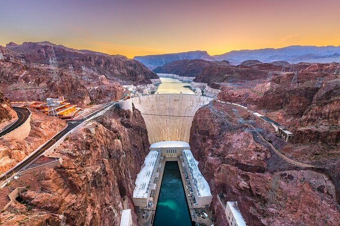 Hoover Dam Tunnels and Power Plant Tour in Spanish - The Value of the Experience