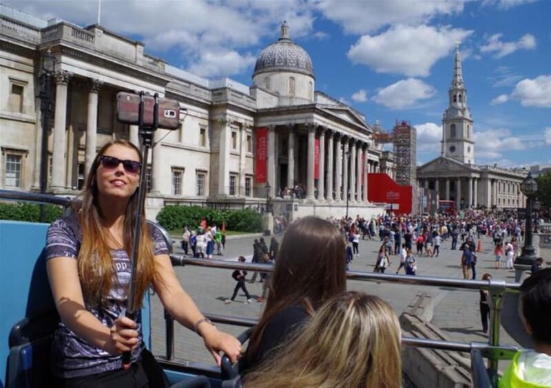 Hop-on Hop-off London Bus Tour & The London Dungeon - Key Points