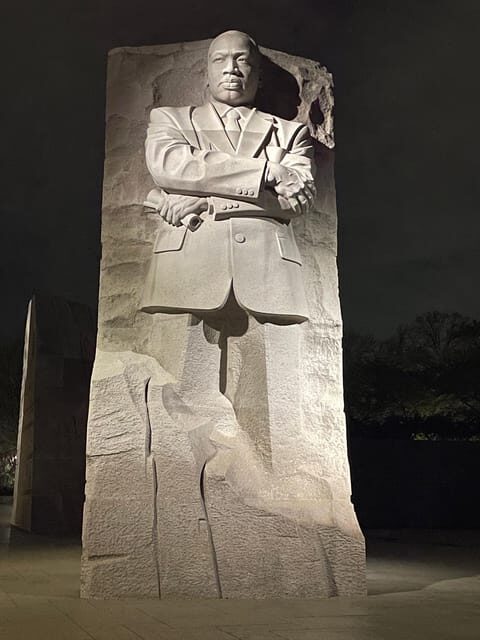 Hop on, Hop off Tour of Washington DC - A Detailed Look at the Experience