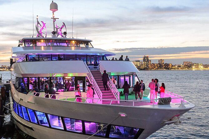 Hornblower Infinity New York New Year's Eve Party - An In-Depth Look at the Experience
