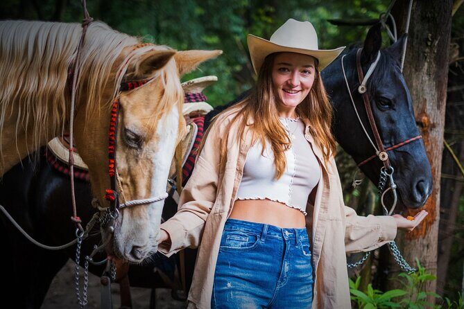 Horse experience with my family - Meeting Rescued Horses: A Heartfelt Connection