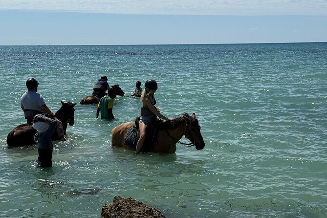 Horse Riding and Sunset Catamaran Ricks Cafe Combo - FAQ