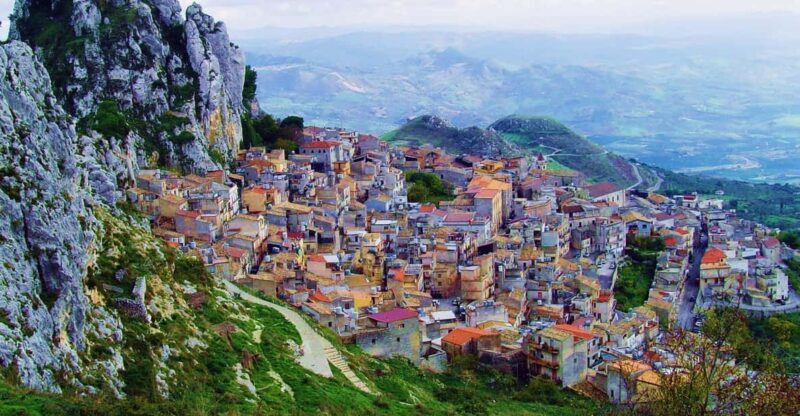 Horseback ride to Caltabellotta and brunch with a shepherd - Who Should Consider This Tour?