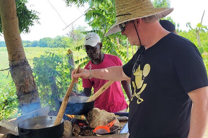 Horses, Buggy, and plantation in Chocaci Ranch - Key Points