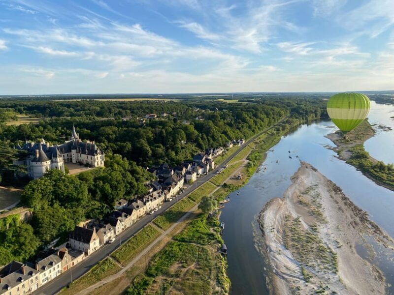 Hot air balloon flight:Chambord, Chenonceau,Cheverny,Blois - Authentic Perspective on the Experience