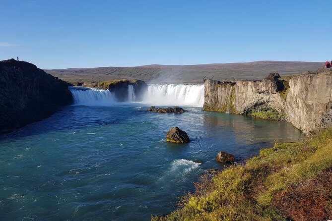 Hot springs and waterfalls, private super jeep tour - A Guide to the Experience