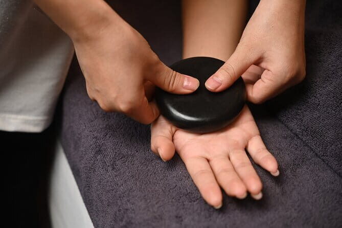 Hot Stone Massage For Full Body Blood Circulation At Da Nang - The Experience in Detail