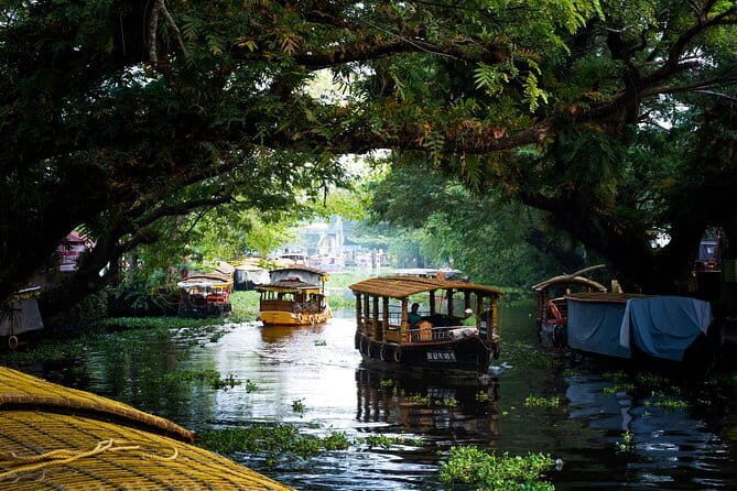 Houseboat Cruise on Alleppey Backwaters from Cochin - Key Points