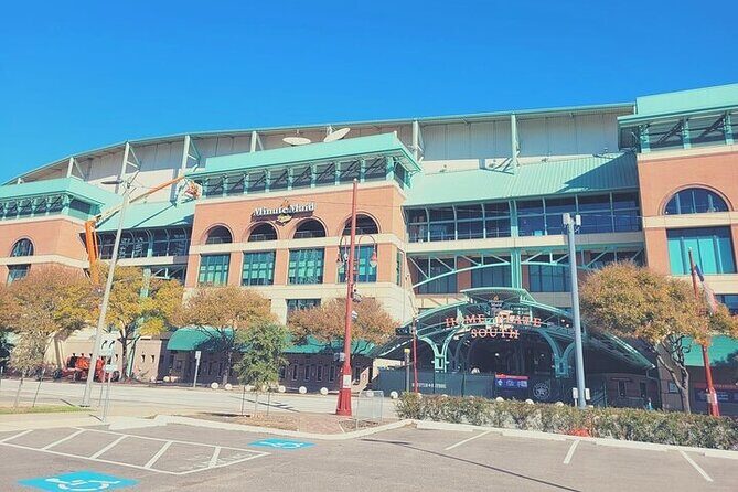 Houston Astros Baseball Game at Minute Maid Park - Who Will Enjoy This Experience?