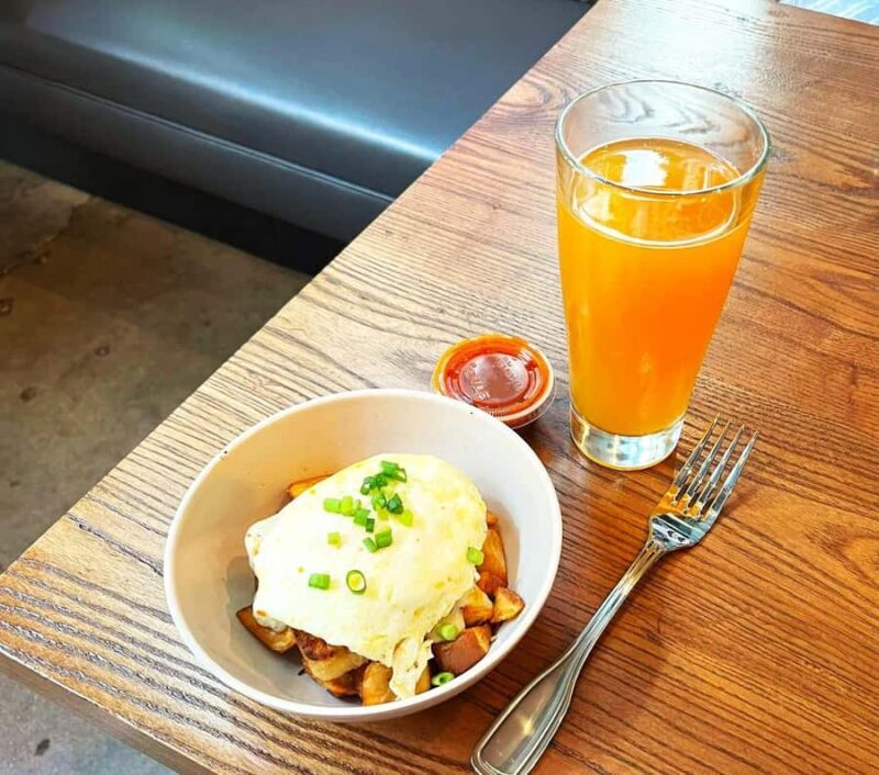 Houston: Downtown Food Tour with 6 Local Favorites Dishes - Key Points