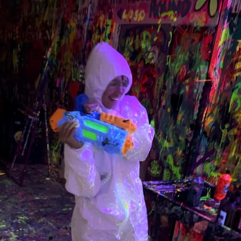 Houston: Private Paint Therapy Experience (Neon Light) - An Introduction to Houston’s Neon Water Gun Paint Experience