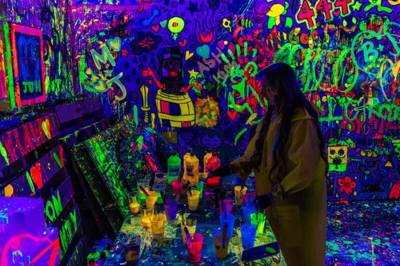 Houston: Private Paint Therapy Experience (Neon Light) - How It Compares to Other Houston Experiences