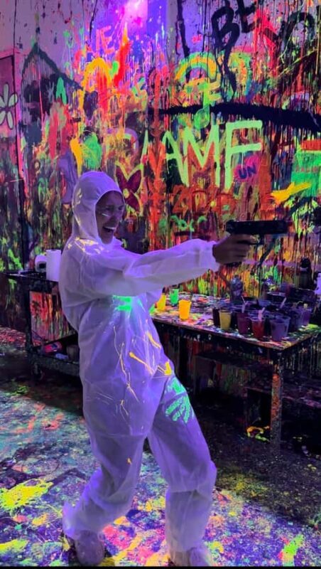 Houston: Private Paint Therapy Experience (Neon Light) - Who Should Consider This Experience?