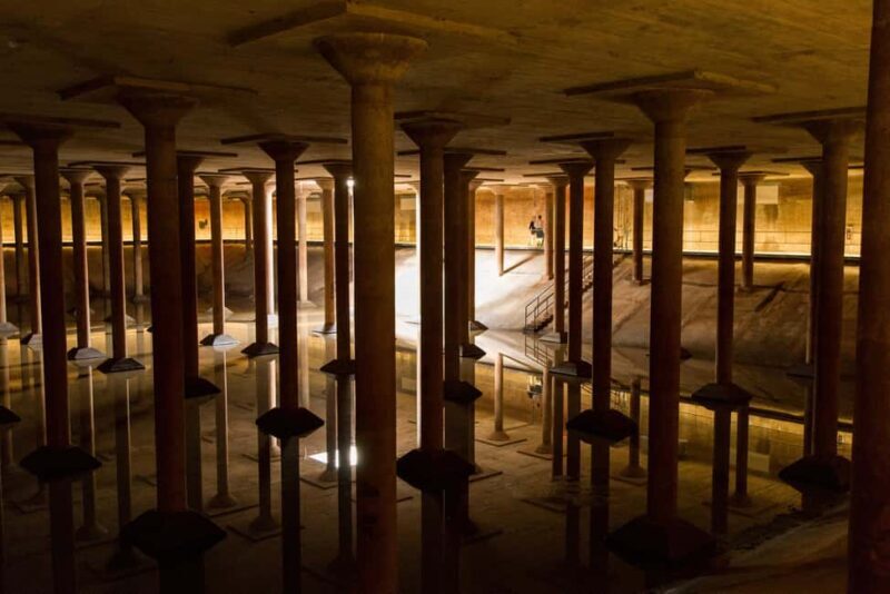 Houston: The Cistern Experience in Spanish and English Bilingual - Houston: The Cistern Experience in Spanish and English Bilingual