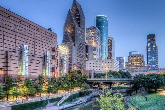 Houston's Official City & Mural Tour! (Day & Night) - Key Points