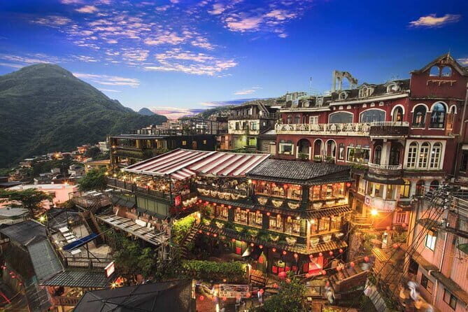 Houtong Cat Village, Shifen Sky Lantern and Jiufen Full Day Tour - Key Points