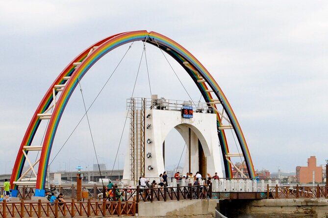 Hsinchu God Temple Fish Harbor and Zoo Private Tour from Taipei - Crabs and Tidal Flats: A Natural Surprise