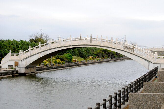 Hsinchu God Temple Fish Harbor and Zoo Private Tour from Taipei - Returning to Taipei