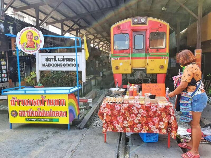 Hua Hin: Maeklong Railway & Amphawa Floating Markets Tour - Practical Details and Tips