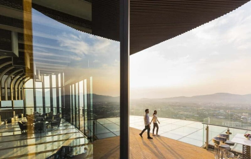 Hua Hin: Vana Nava Sky Bar Rooftop at Holiday Inn - FAQ