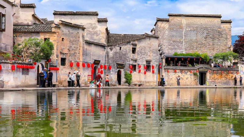 Huangshan: Private Hongcun Tour UNESCO Site & Ancient Lanes - Seamless Transportation and Introduction