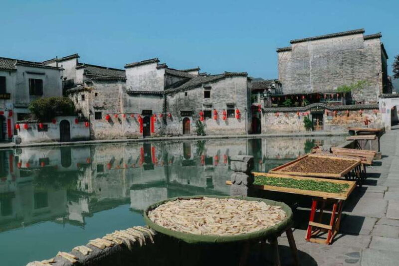 HuangshanAncient Huizhou Villages Xidi and Hongcun Day Trip - End of Day: Return to Huangshan City