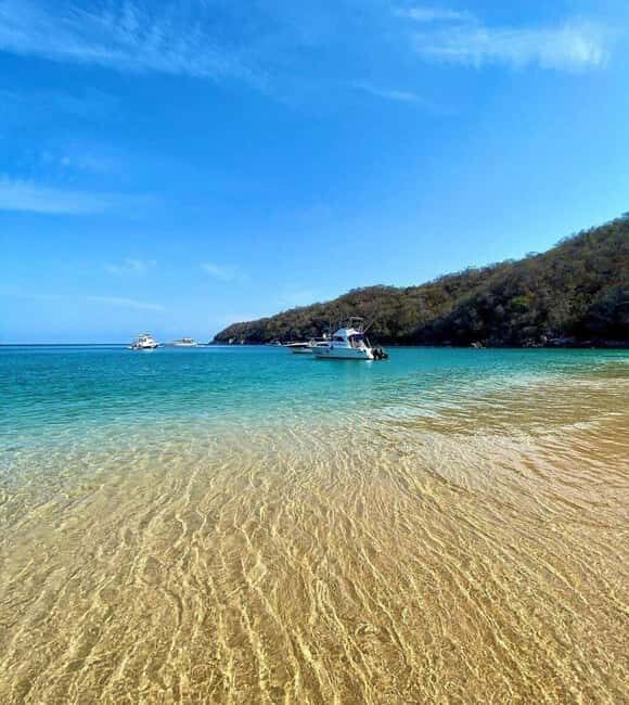 Huatulco: 7 Bays Boat Tour with Snorkeling and Lunch - Authenticity and Local Flavor