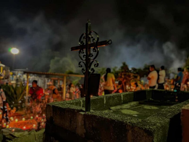Huatulco: Zapotec Animas Nighttime Experience of the Day of the Dead. - Visiting a Local Family’s Altar: Personal Heritage