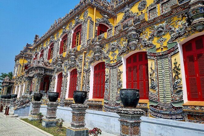 Hue Ancient Capital Luxury Day Tour from Hoi An and Da Nang - Discovering the Hue Imperial Capital Day Tour
