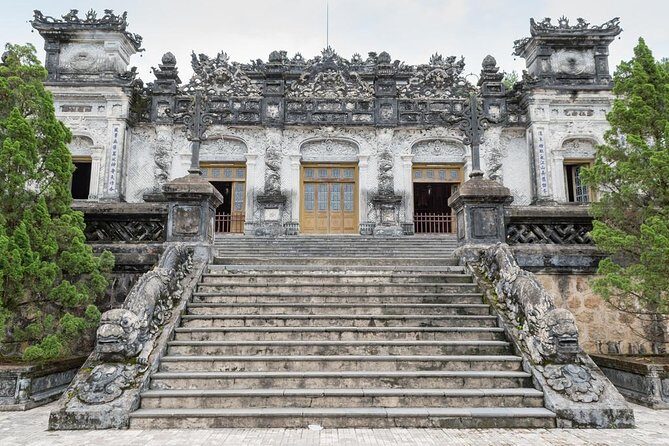 Hue City and The Citadel via Hai Van Pass Daily Small Group Tour - Starting Point in Da Nang: A Scenic Drive Begins