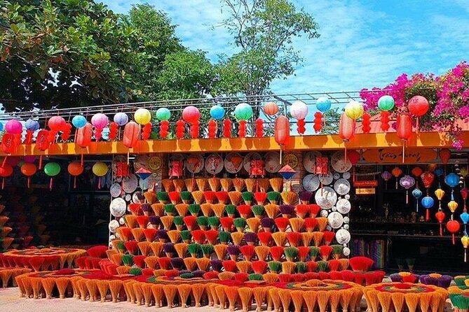 Hue: Deluxe group tour - Dong Ba Market: Dive Into Local Commerce