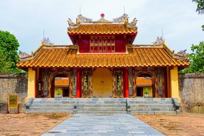 Hue Dragon Boat Tour: Hon Chen Palace, Royal Tombs, Pagoda - The Sum Up