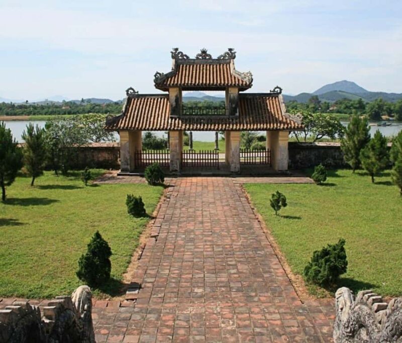 Hue: Motorbike Ride Through Hue with a Lady Rider & Lunch - Why a Motorbike Tour in Hue Is a Great Choice