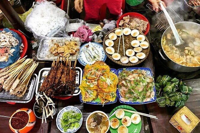 Hue Night Tour: Cyclo, Street Food & Folk Music on Perfume River - FAQ