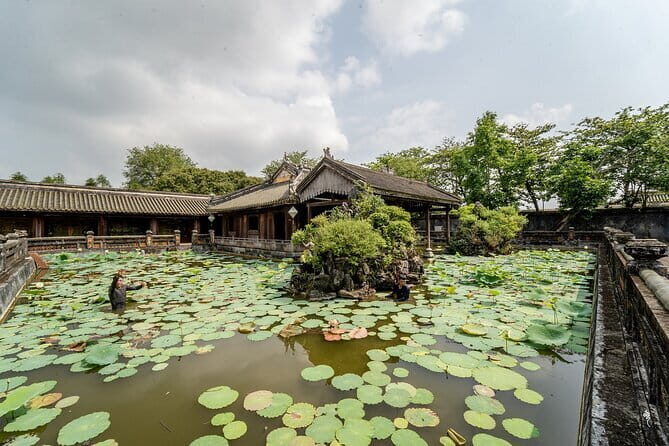 Hue Night Tour: Cyclo, Street Food & Folk Music on Perfume River - In The Sum Up