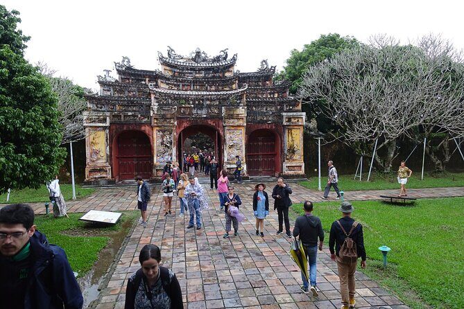 Hue: Royal Tombs & Pagoda Tour By Dragon Boat & Private Car - Whats Included and Whats Not?