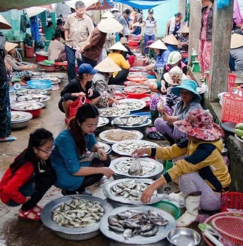 Hue to Hoi An Coastal Tour with Local Breakfast - An Bang Village of Tombs: An Artistic and Historical Treasure
