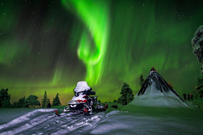 Hunting Northern Lights by Snowmobiles - An In-Depth Look at the Experience