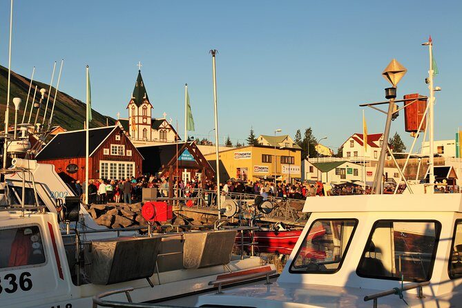 Húsavík walking tour - Duration and Group Size