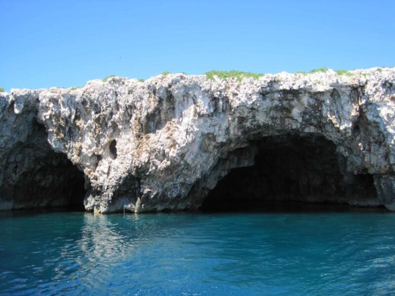 Hvar: Blue and Green Caves Boat Tour with Stiniva Beach - The Itinerary in Detail