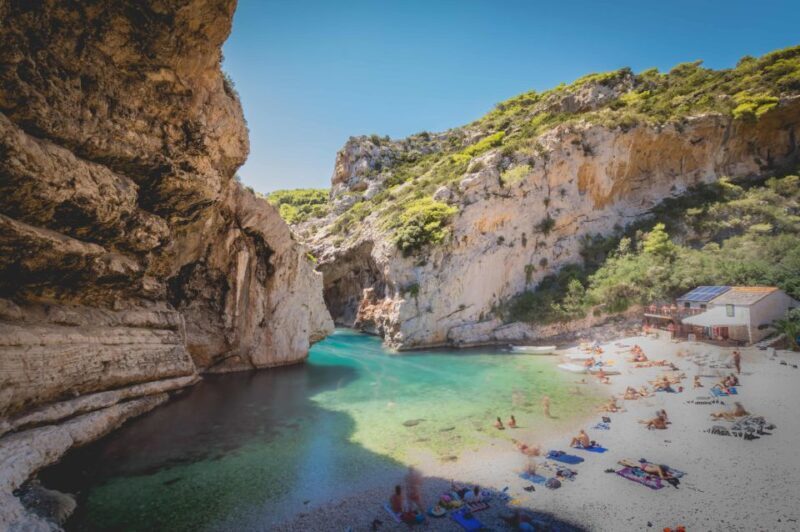 Hvar: Blue and Green Caves Boat Tour with Stiniva Beach - Authentic User Experiences