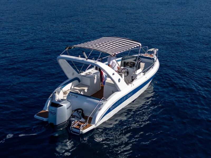 Hvar: Private Speedboat Tour Blue Green Caves, Vis & Pakleni - Hvar: Private Speedboat Tour Blue Green Caves, Vis & Pakleni